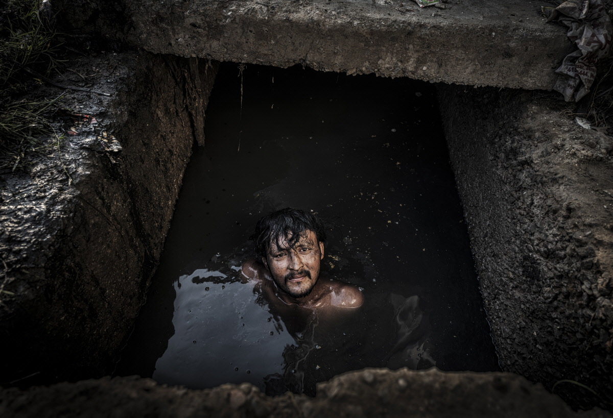 Panos Pictures - The Worst Job in the World