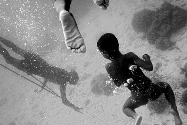 Panos Pictures - Stories - Eyes wide open